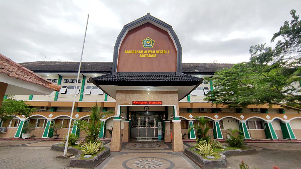 Home - MAN 1 MATARAM